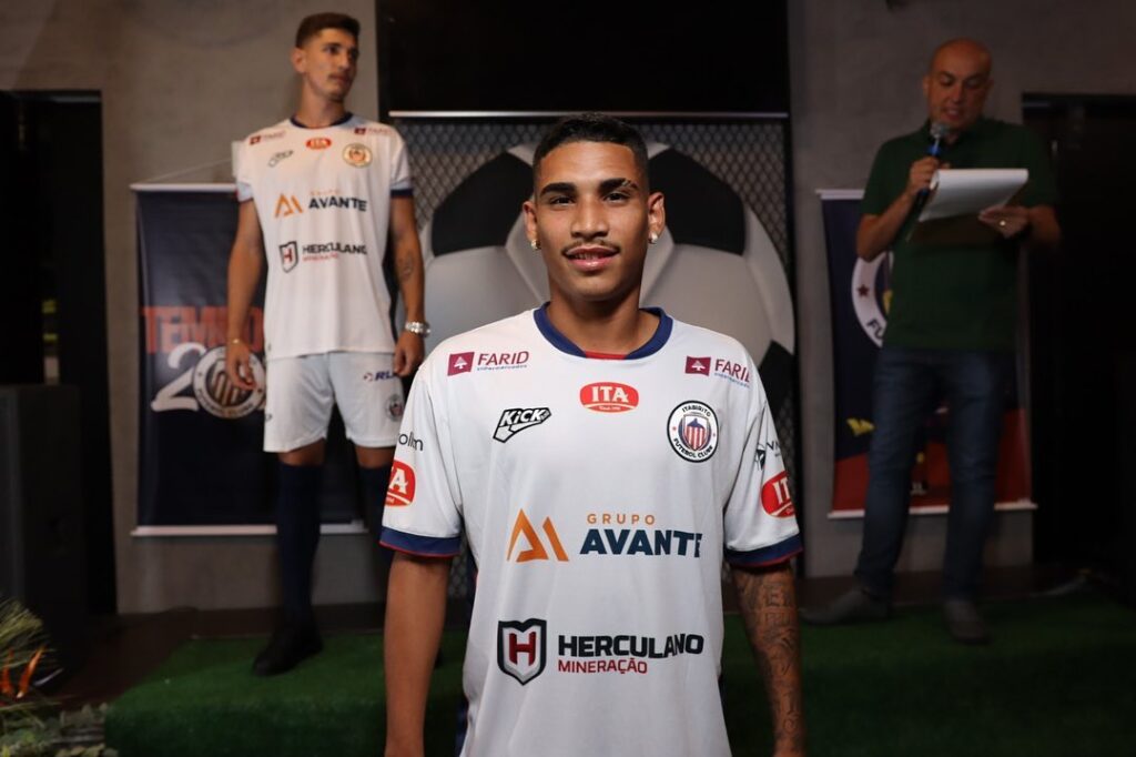Itabirito Futebol Clube lança novos uniformes para o Módulo 2 do ...